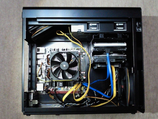 価格.com - 『電源外した状態』Abee acubic T80 ACB-T80 柴鐘さん のクチコミ掲示板投稿画像・写真「マザーの上(真横 ...