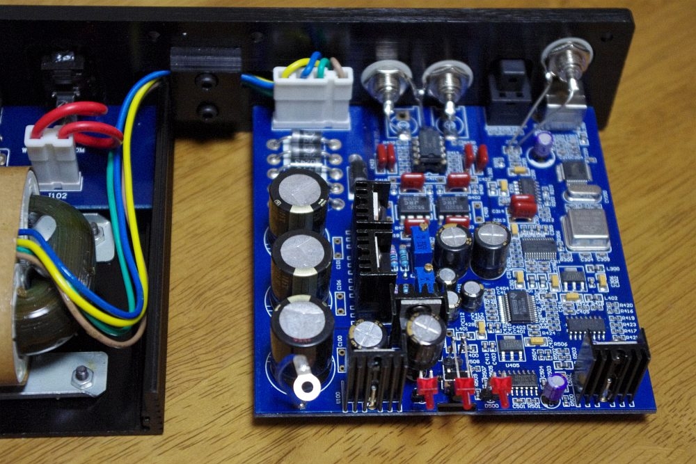 価格.com - 『写真2 DAC PCM1796の右半分（整流回路・DAC回路）』 CDプレーヤー baldarfinさんのクチコミ掲示板 ...