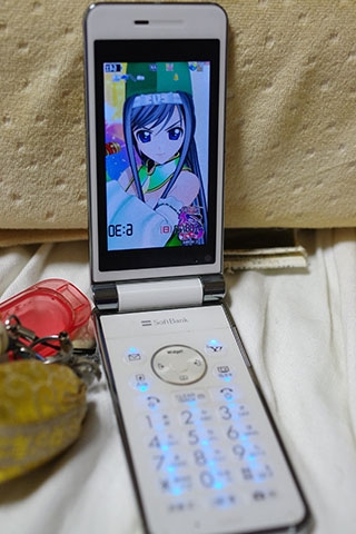 価格.com - 『画面が左右反転しています』シャープ mirumo SoftBank 934SH 覚羅（カグラ）さん のクチコミ掲示板投稿画像・写真「液晶が見えないっ！！！」[989297]