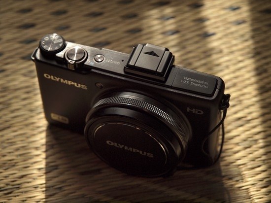 底値のXZ-1か、最新のXZ-10か』 オリンパス OLYMPUS XZ-1 の 底値のXZ-1か、最新のXZ-10か』 オリンパス OLYMPUS XZ-1 の